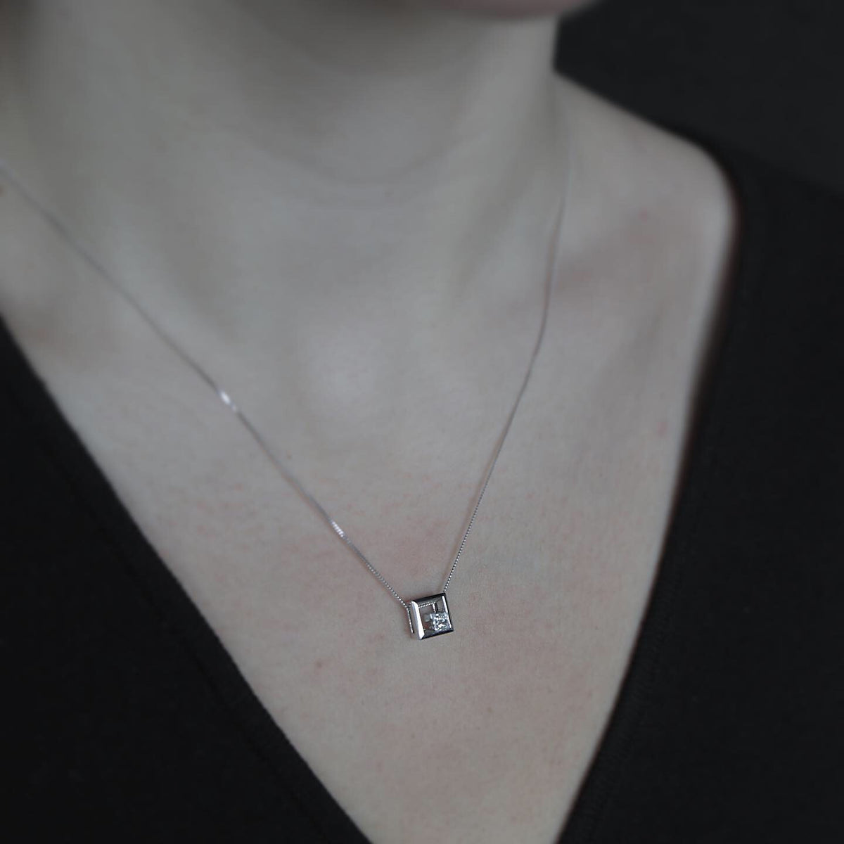 Offset Diamond Necklace – Diamond Gallery