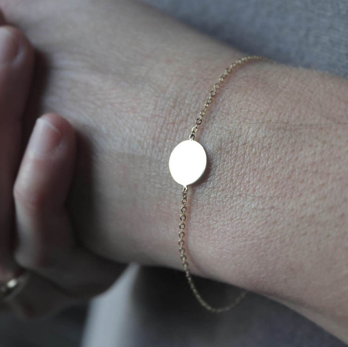 Round Disc Bracelet in 14K Solid Gold – Diamond Gallery